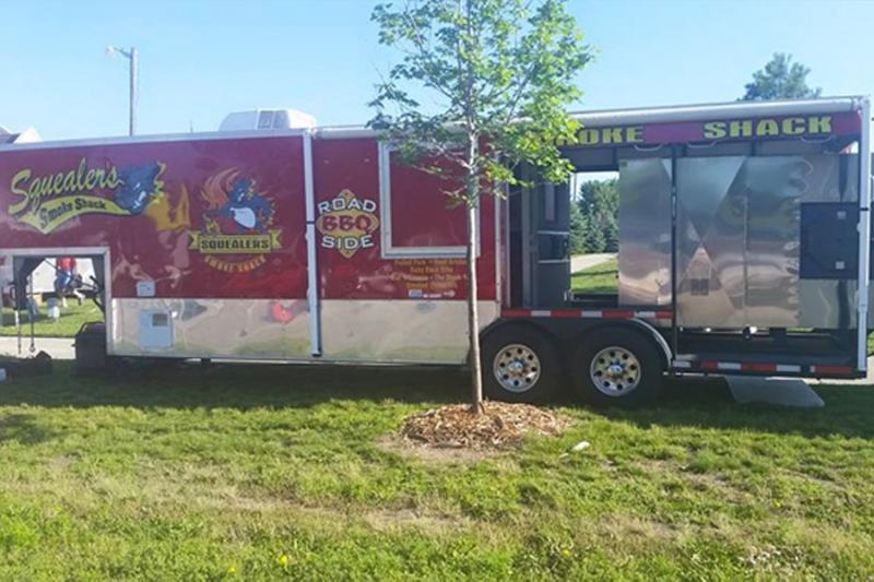 Full Service Restaurant In Tea SD - Squealer's Smoke Shack