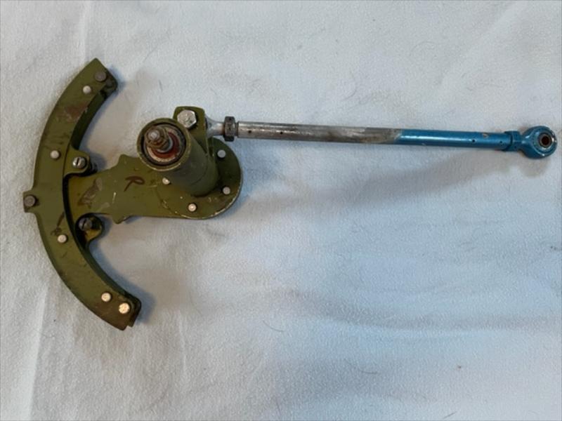 Cessna 310K RIGHT HAND Aileron Bell Crank Assembly With Push-Pull Rod ...